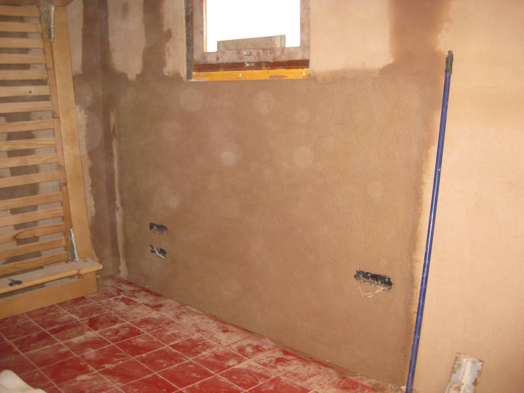 Proceso de transformación y rehabilitación. pared radiante con morteros ...