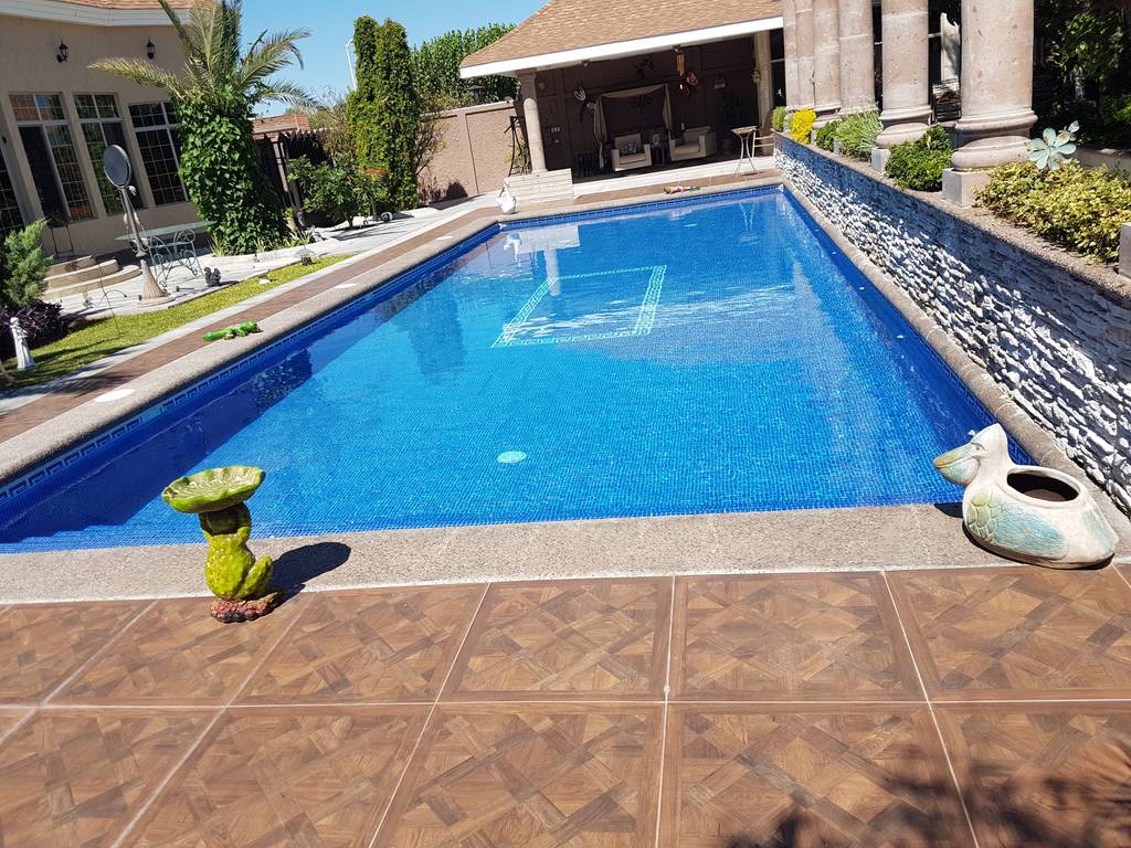 Alberca con decoración de recinto | homify