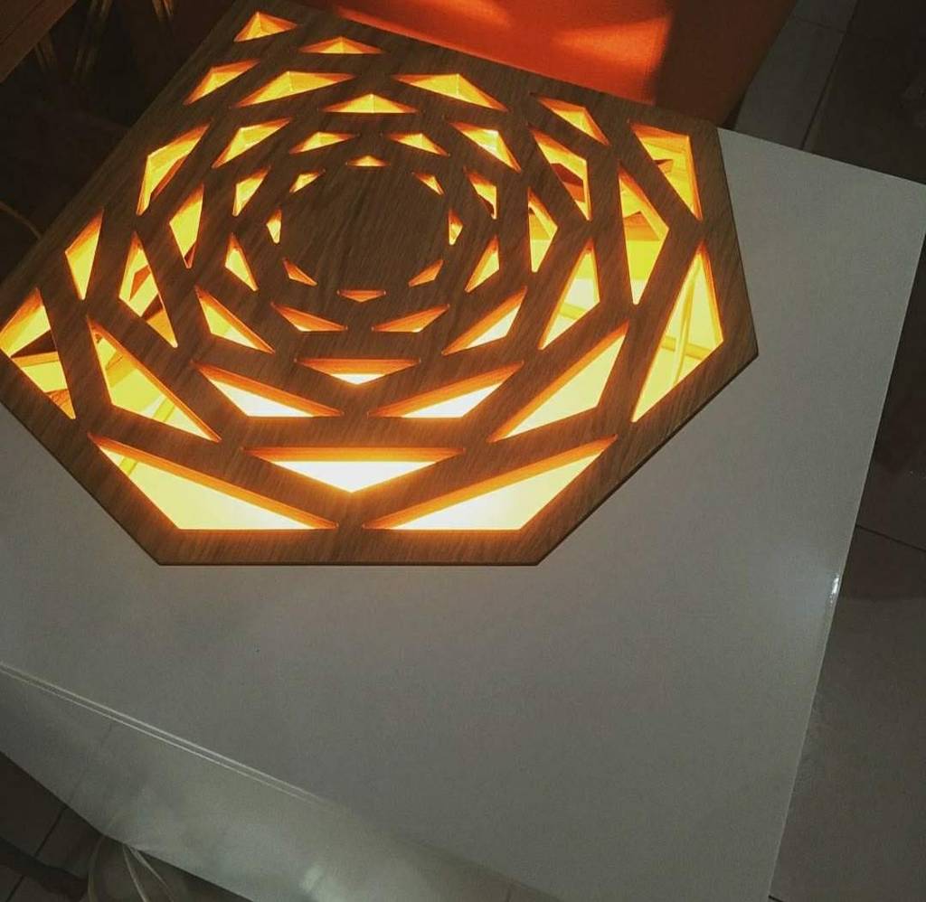 Mesa auxiliar mod. flor | homify