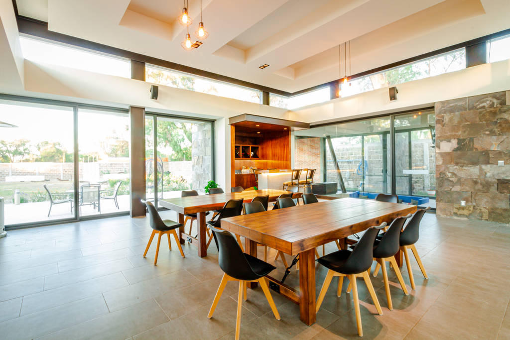 Vista de comedor a bar | homify