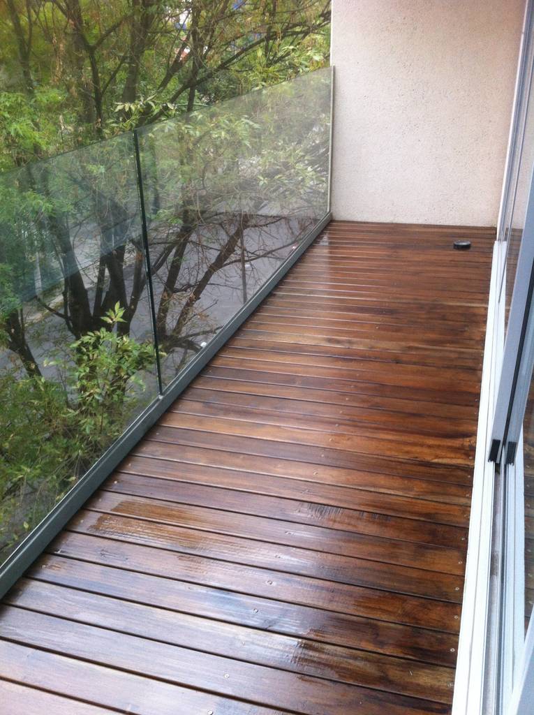 Deck de teca onice pisos y decoracion balcón madera | homify