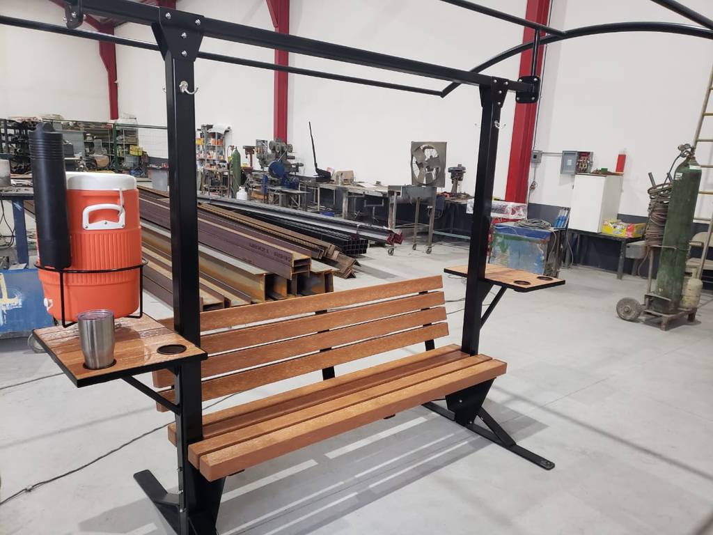 Banca para cancha de tenis con tablas de plastimadera | homify