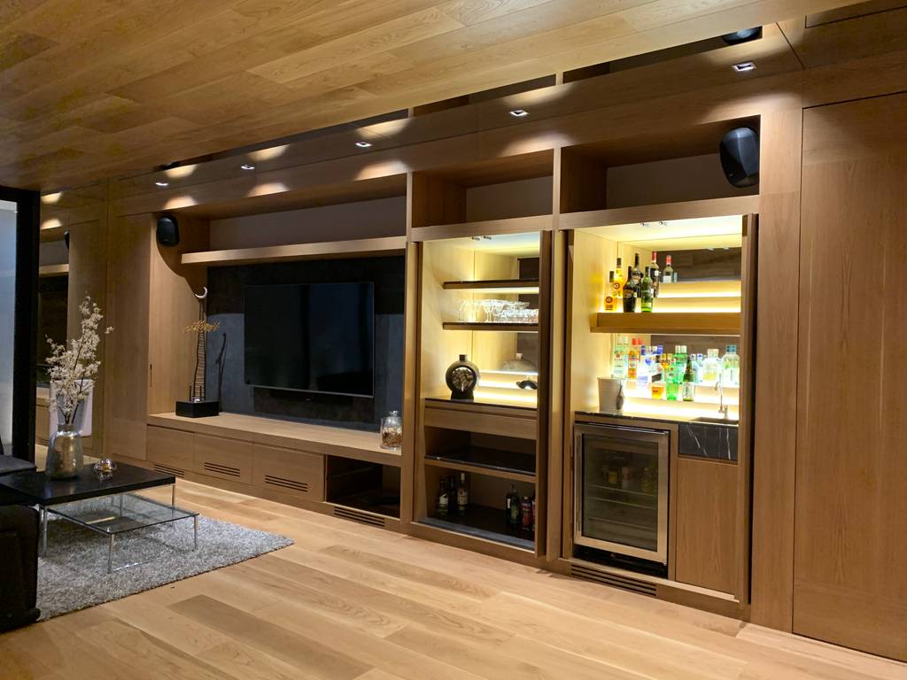 Mueble de tv y bar en cuarto de juegos | homify