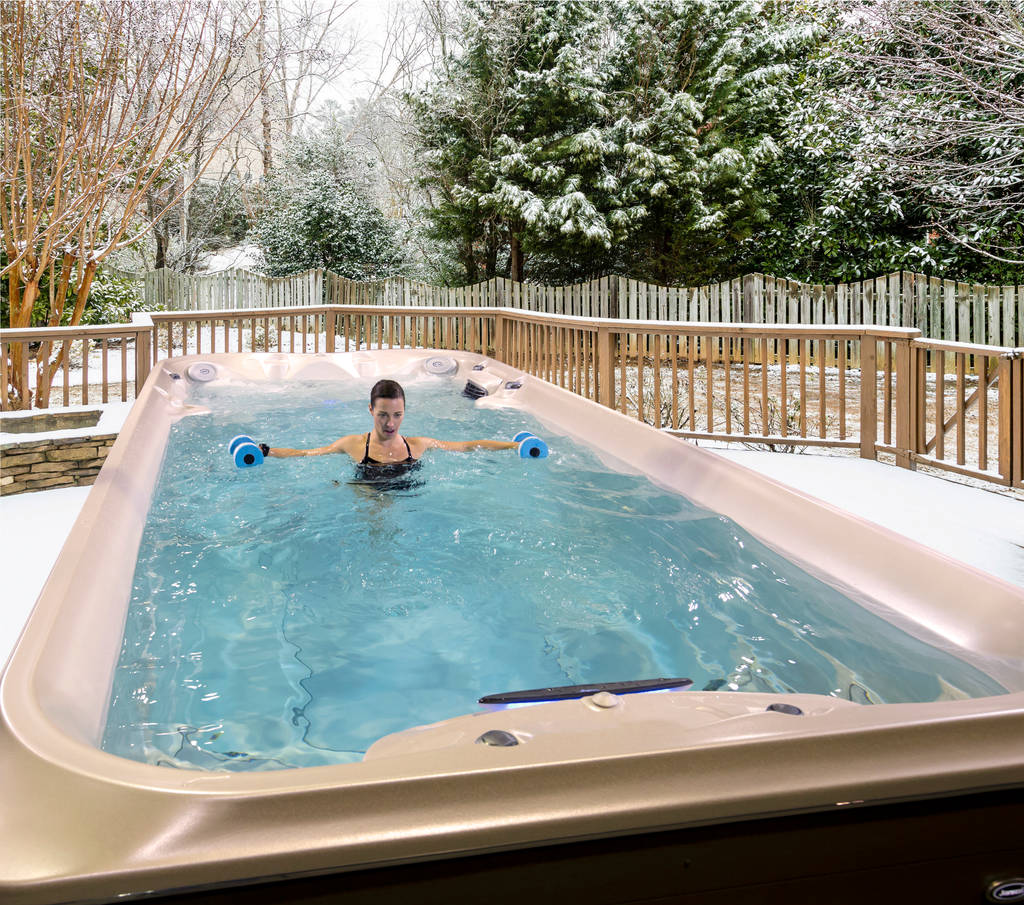 Jacuzzi® swimspa la piscina ideale per il nuoto controcorrente ed ...