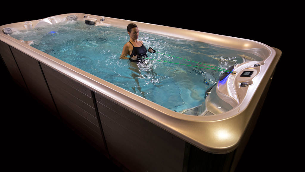 Jacuzzi® swimspa la piscina ideale per il nuoto controcorrente ed ...