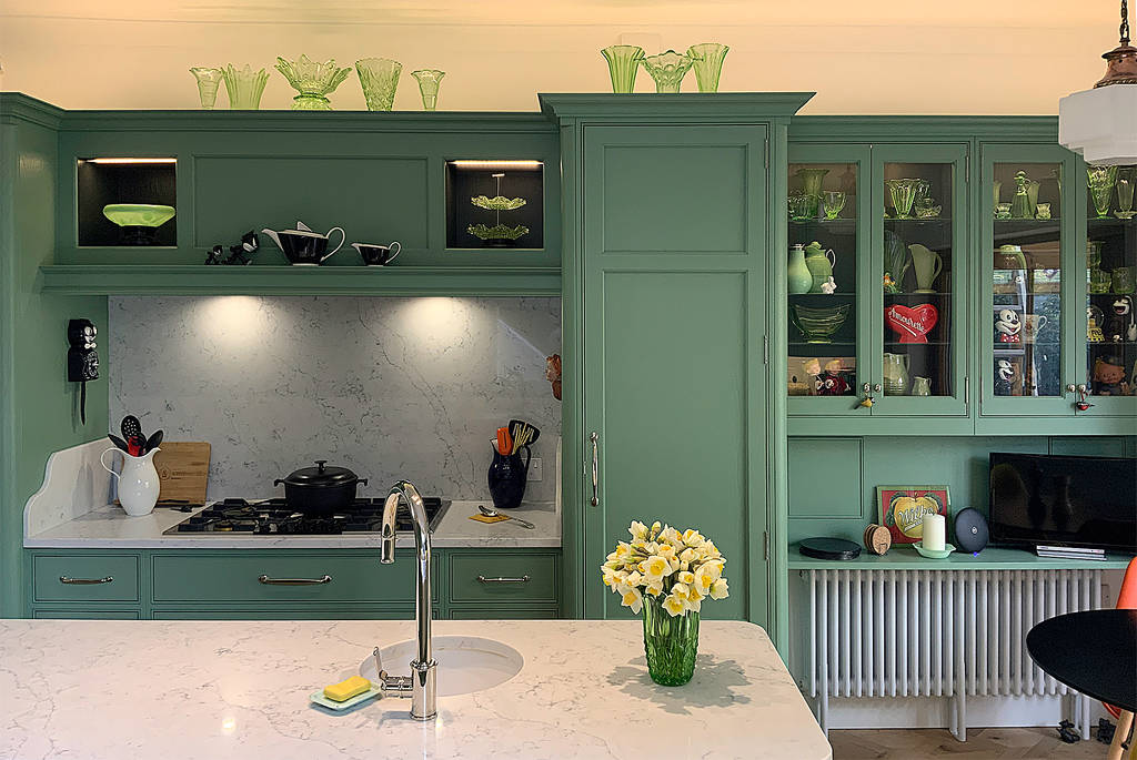 Edwardian style bespoke kitchen in breakfast room green | homify