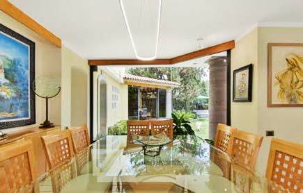 Vista del comedor y su relación con el jardín | homify