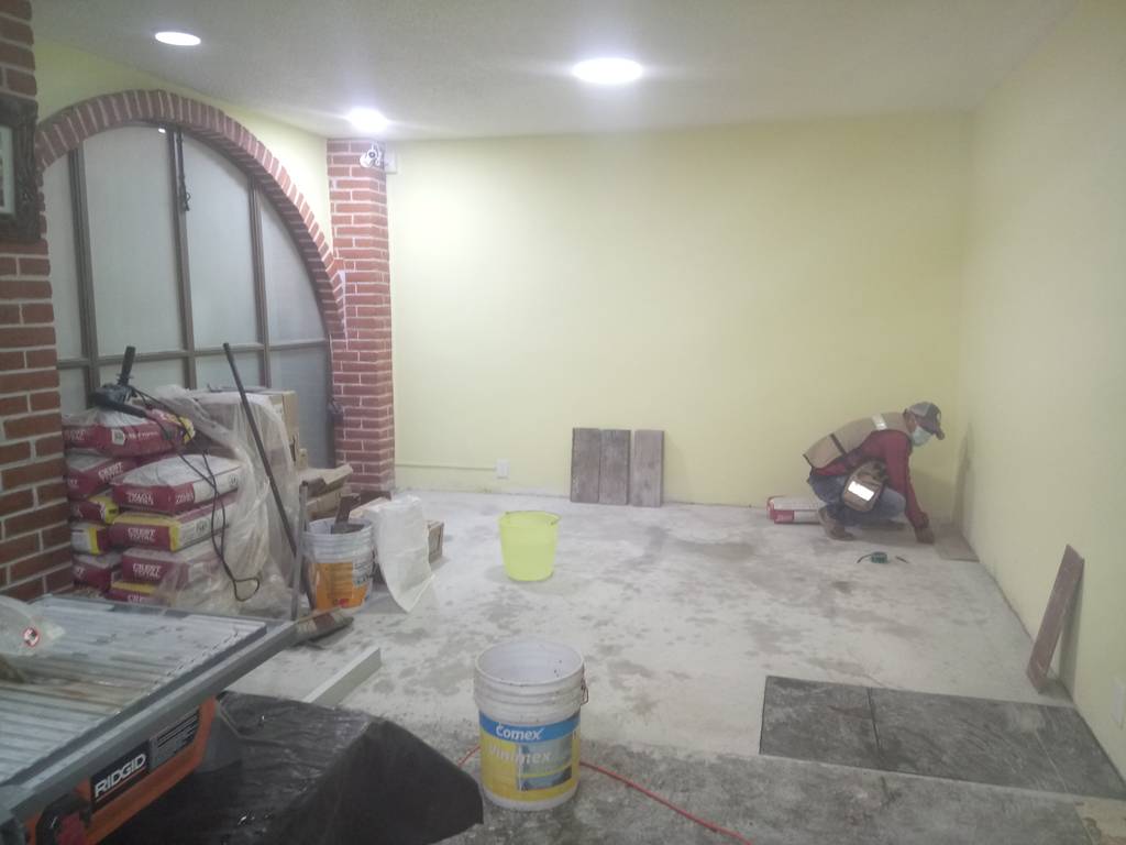 Colocación de loseta en pisos y muros (sala y cocina)., grupo cesani ...