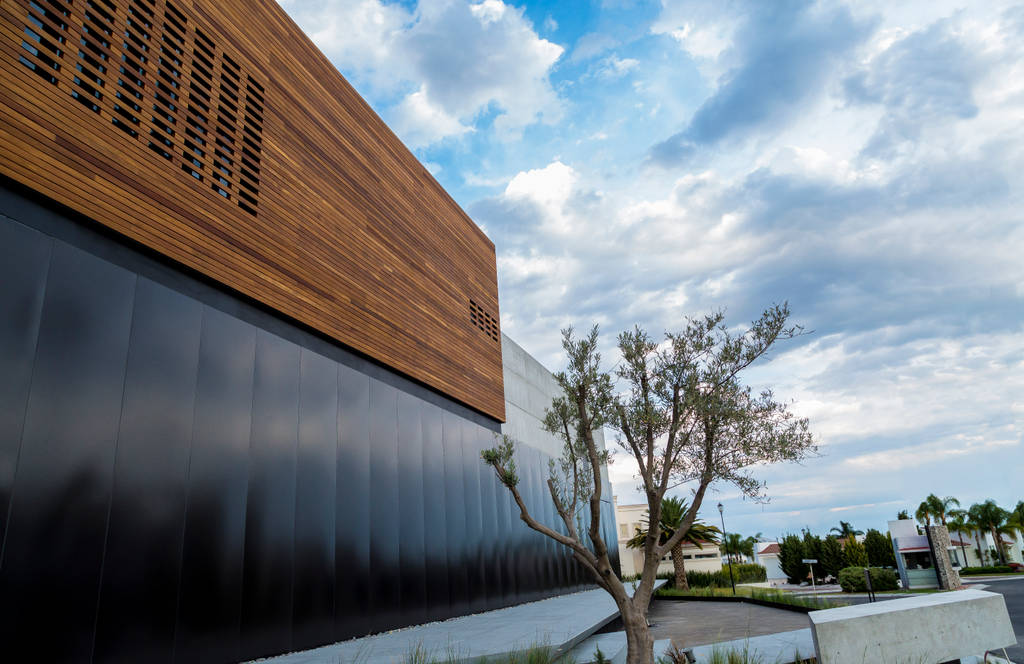 Fachada metalica en acero porcelanizado alfher | homify