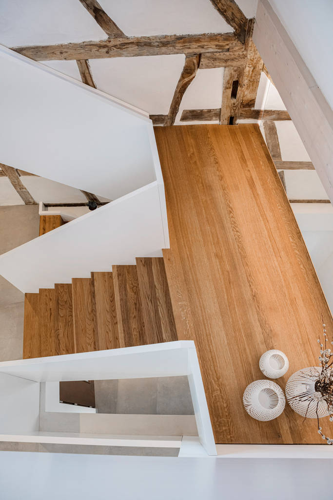 Moderne treppe mit podest und brüstungshohen wangen | homify