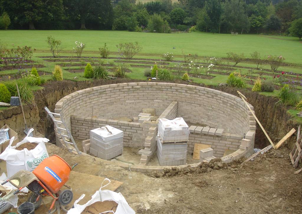 Construction of the circular koi pond | homify