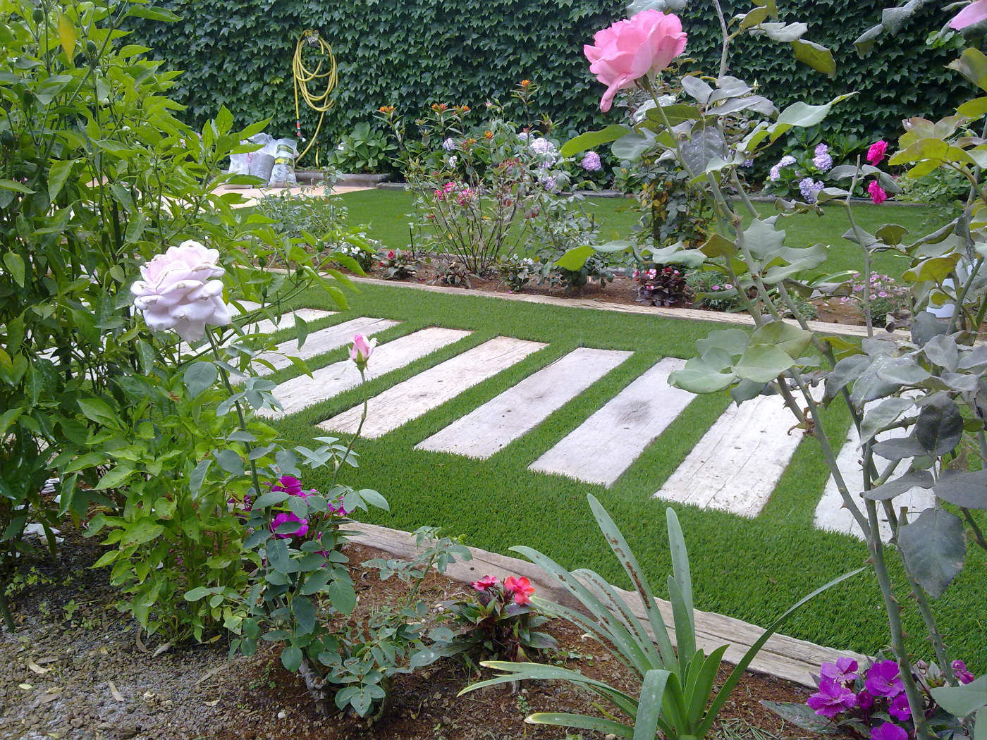7 jardines con pasto sintético ¡maravillosos! | homify