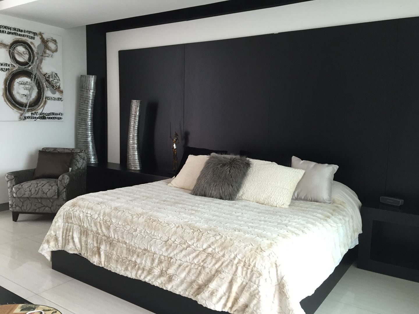 16 Increíbles tips que te Ayudarán a Decorar tu Recámara de Color Negro ...