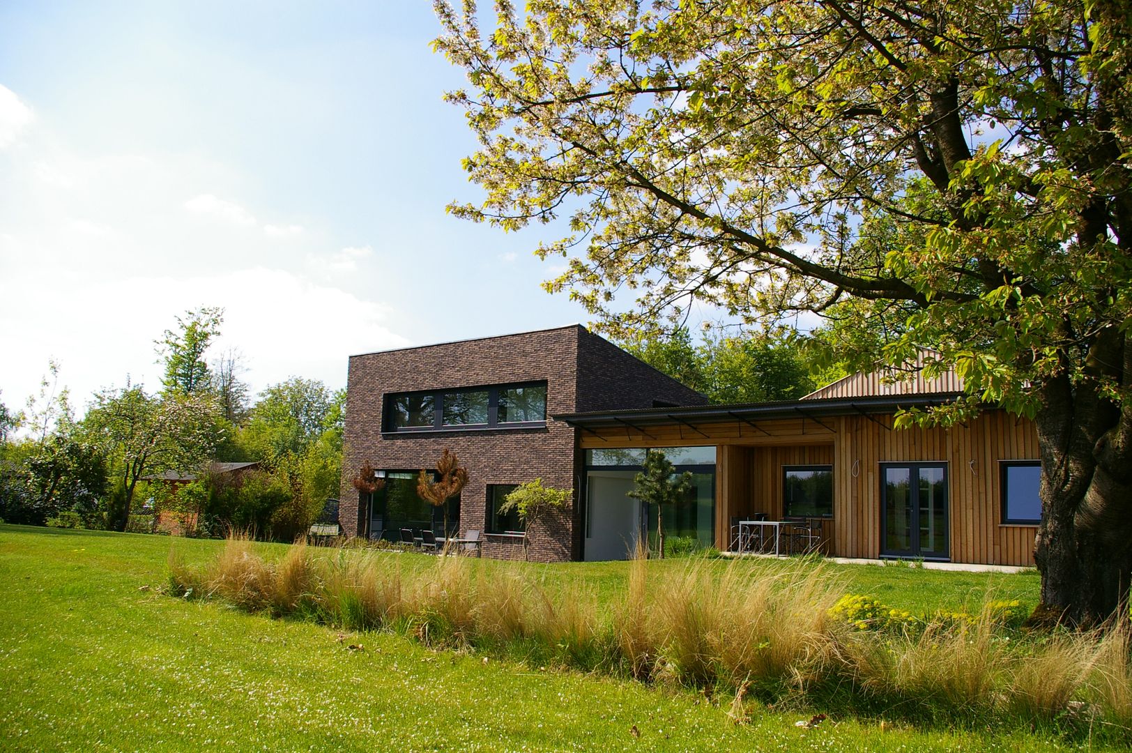 Une Fabuleuse Maison MIXTE!! | homify