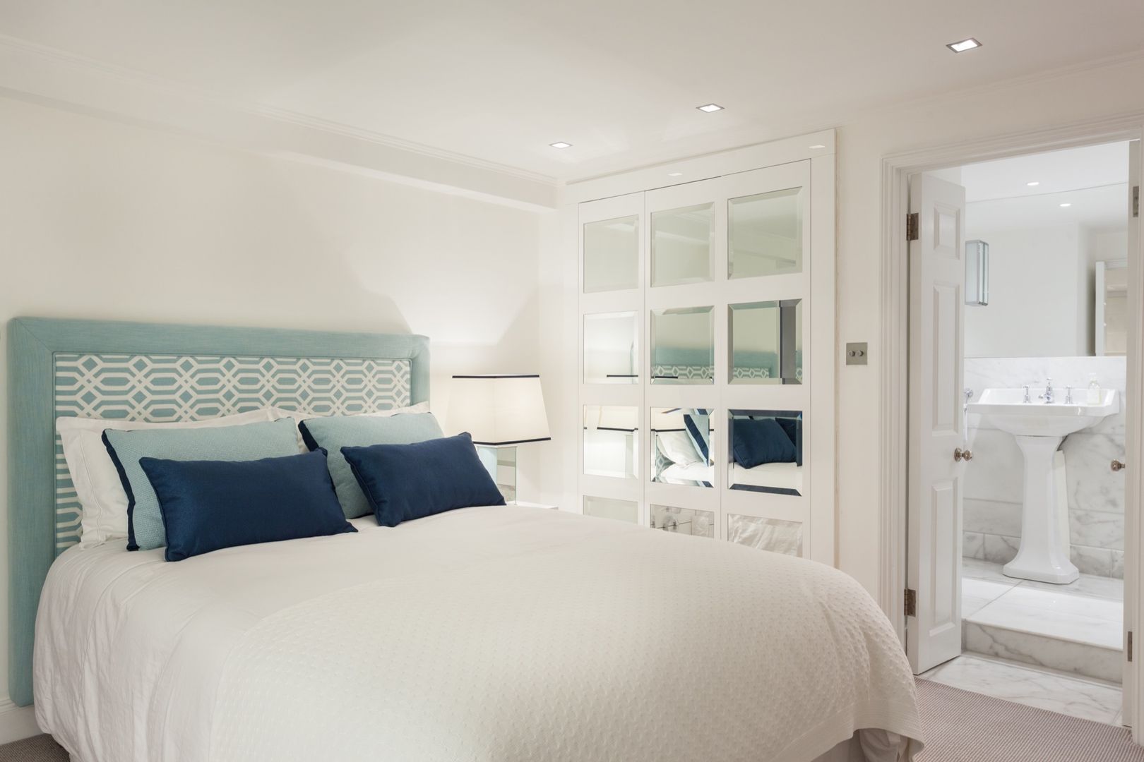 Add romantic spark to your bedroom | homify