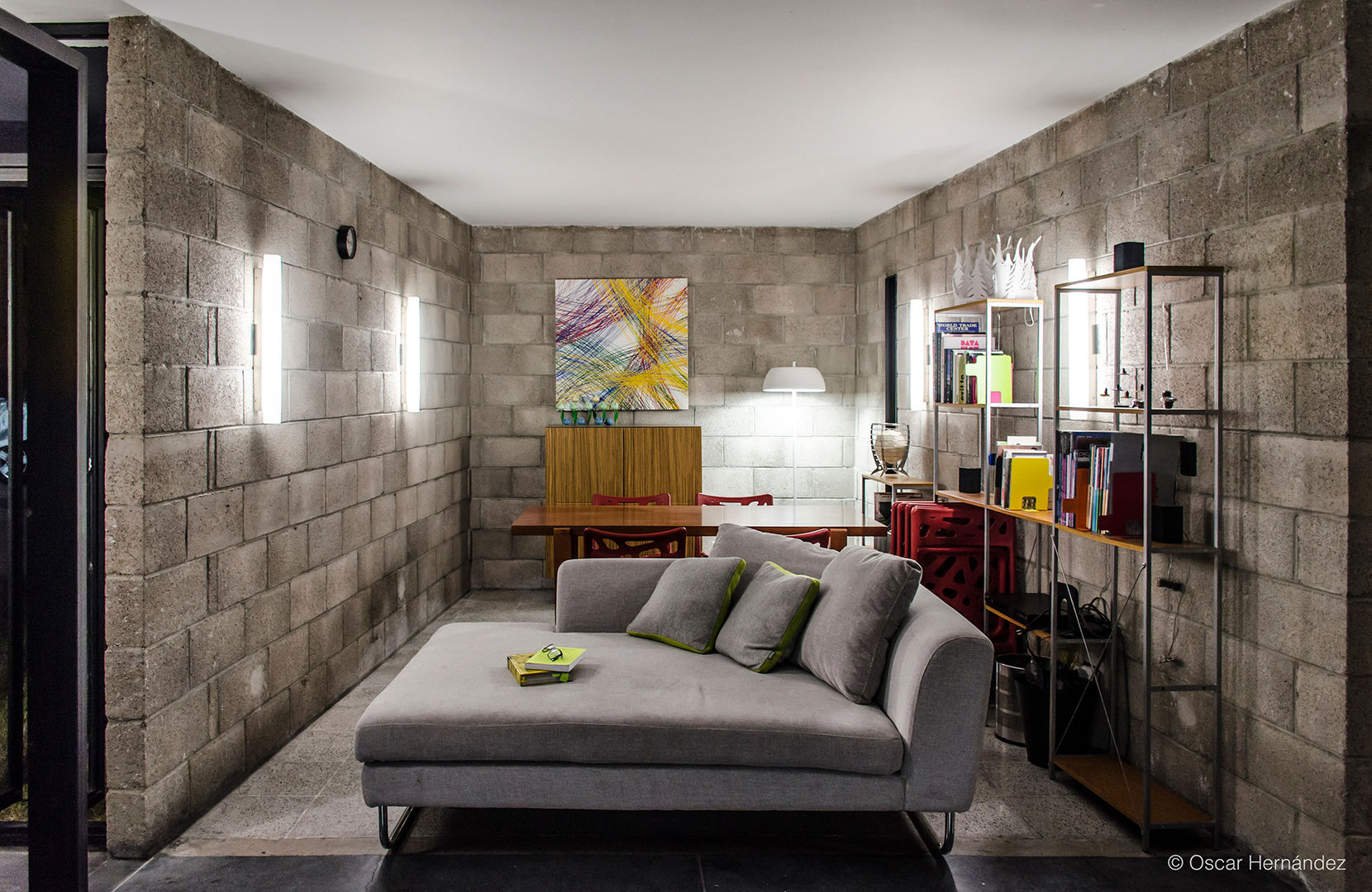 Feita de blocos de concreto, casa ficou chique e elegante | homify