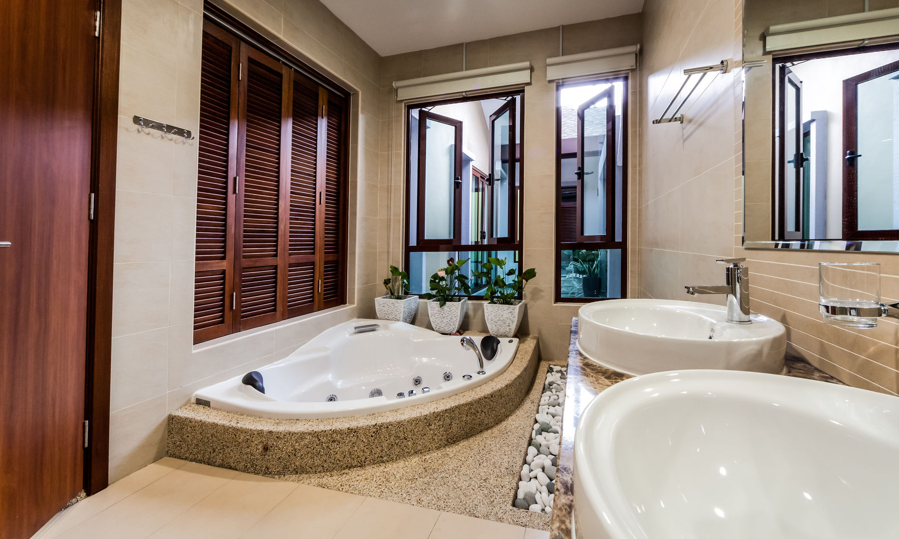 15 of the most beautiful built-in bathtubs you will ever see! | homify