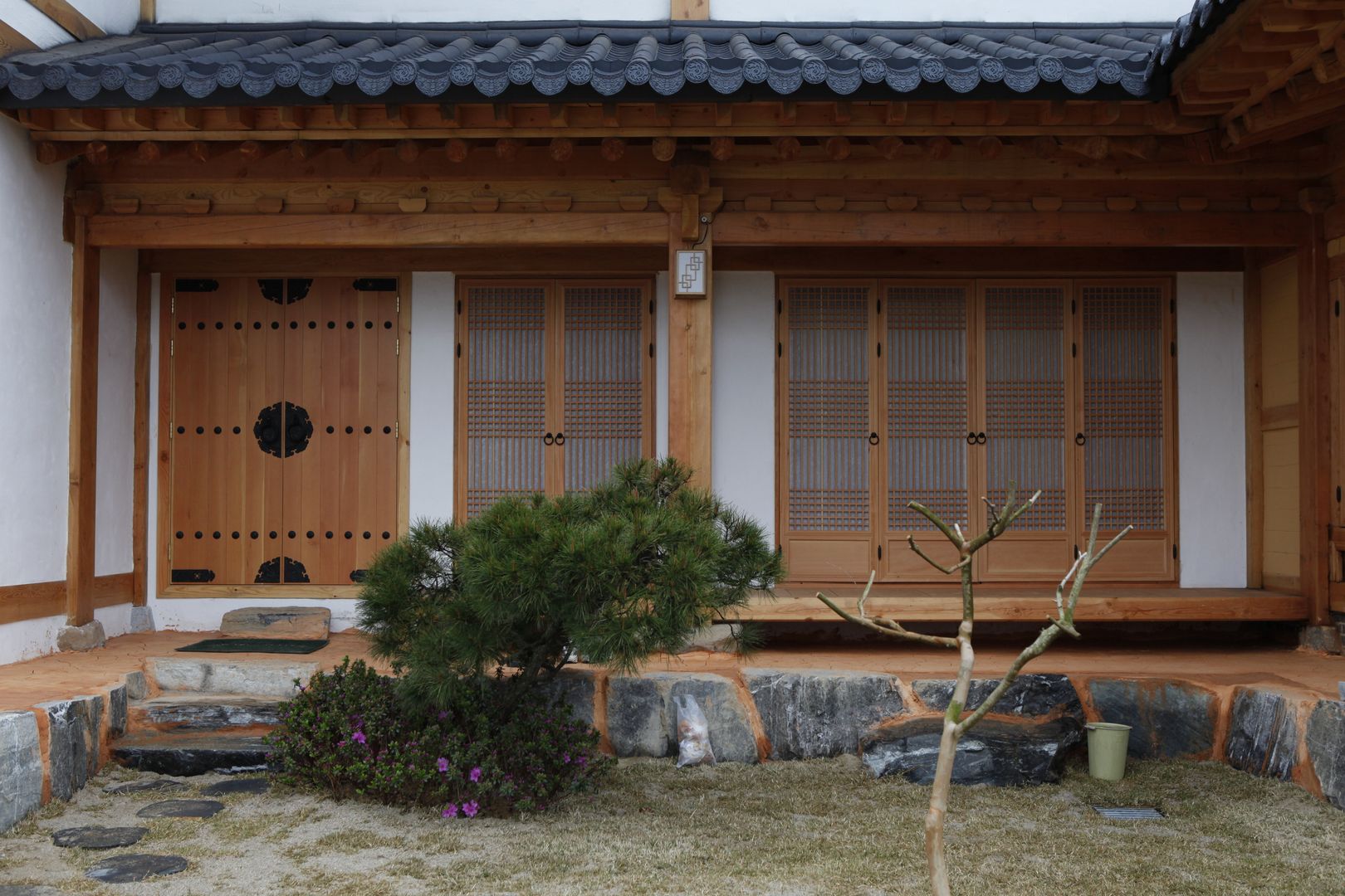 A traditional hanok with modern interior | homify