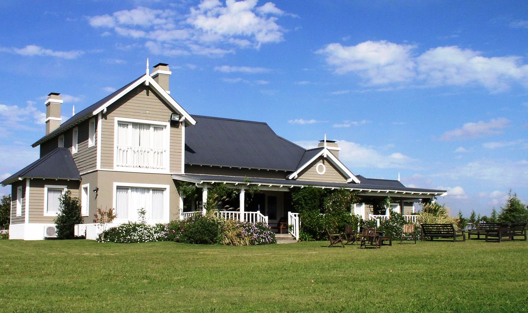 A spectacular country home with space to roam free | homify