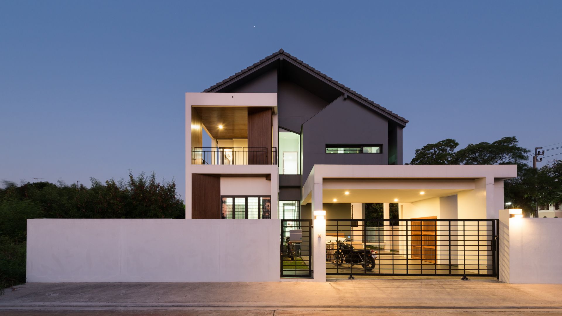 Rumah Dua Lantai yang Luas dengan Arsitektur Kontemporer | homify