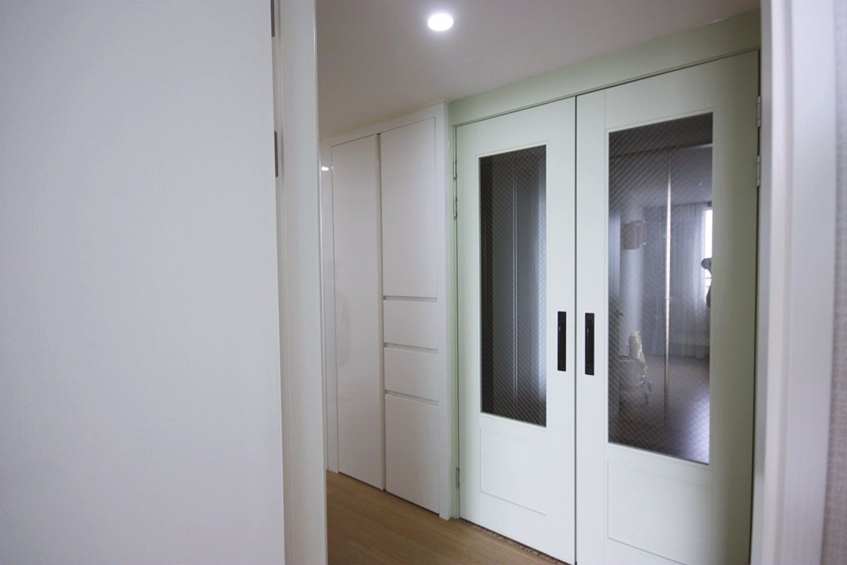 아파트 공용 공간과 사생활의 경계선. 매력적인 중문 디자인 8 | 호미파이 & homify