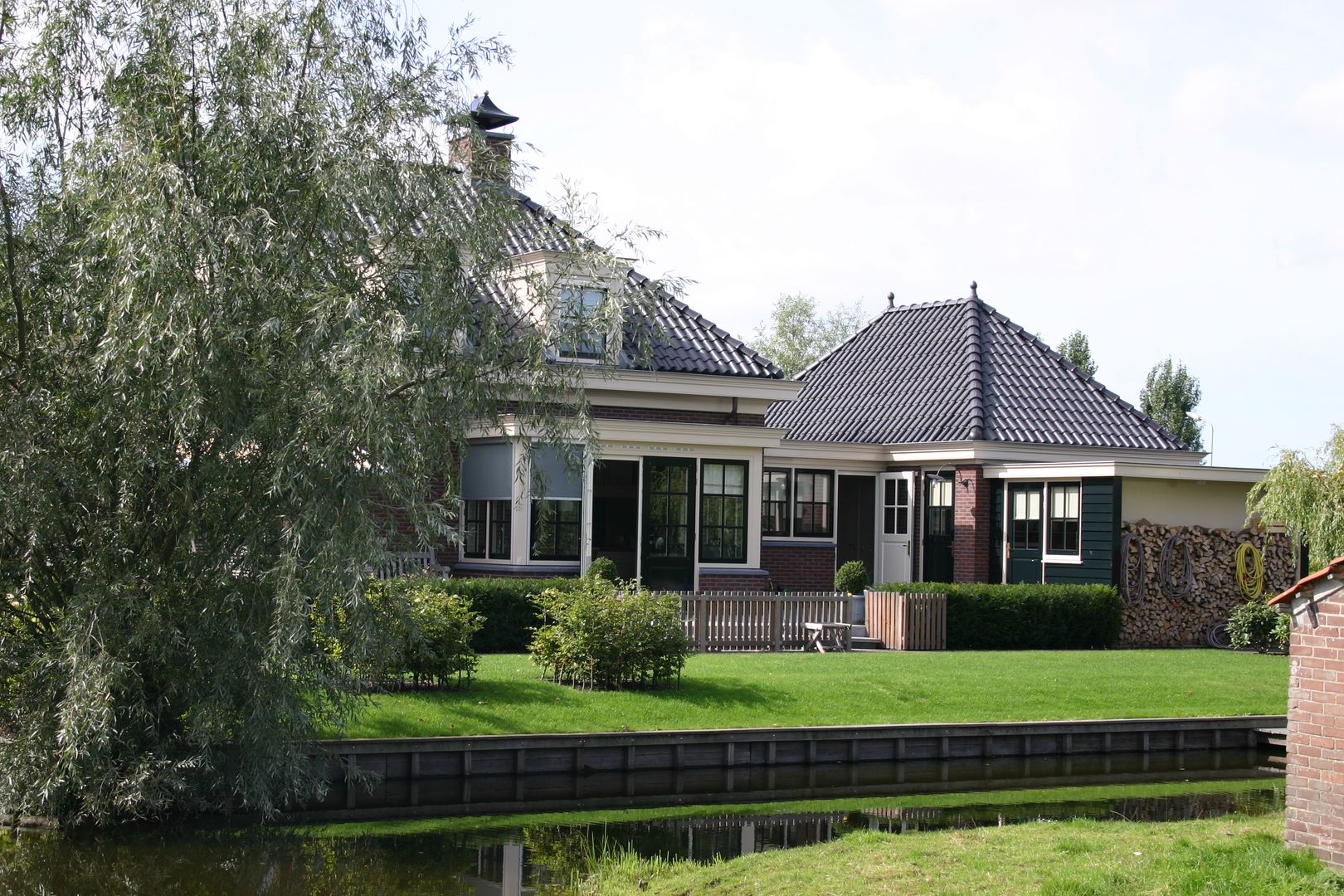 2 Dutch houses that will make you want to relocate to The Netherlands ...