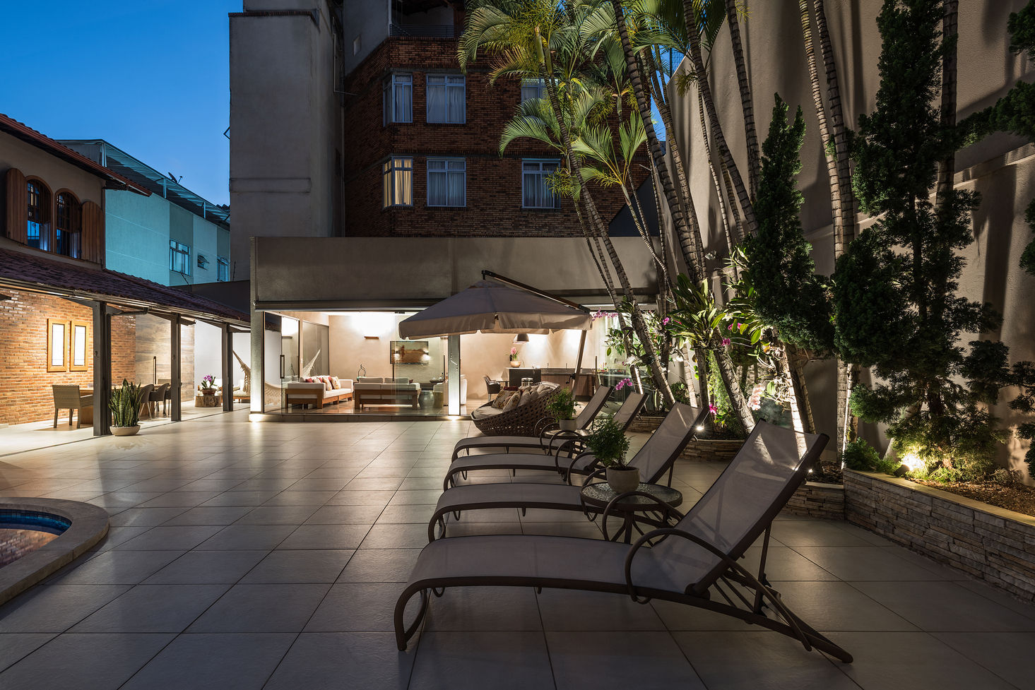 Piscina, Varanda Gourmet E Revestimentos Maravilhosos: Tudo o Que Você ...