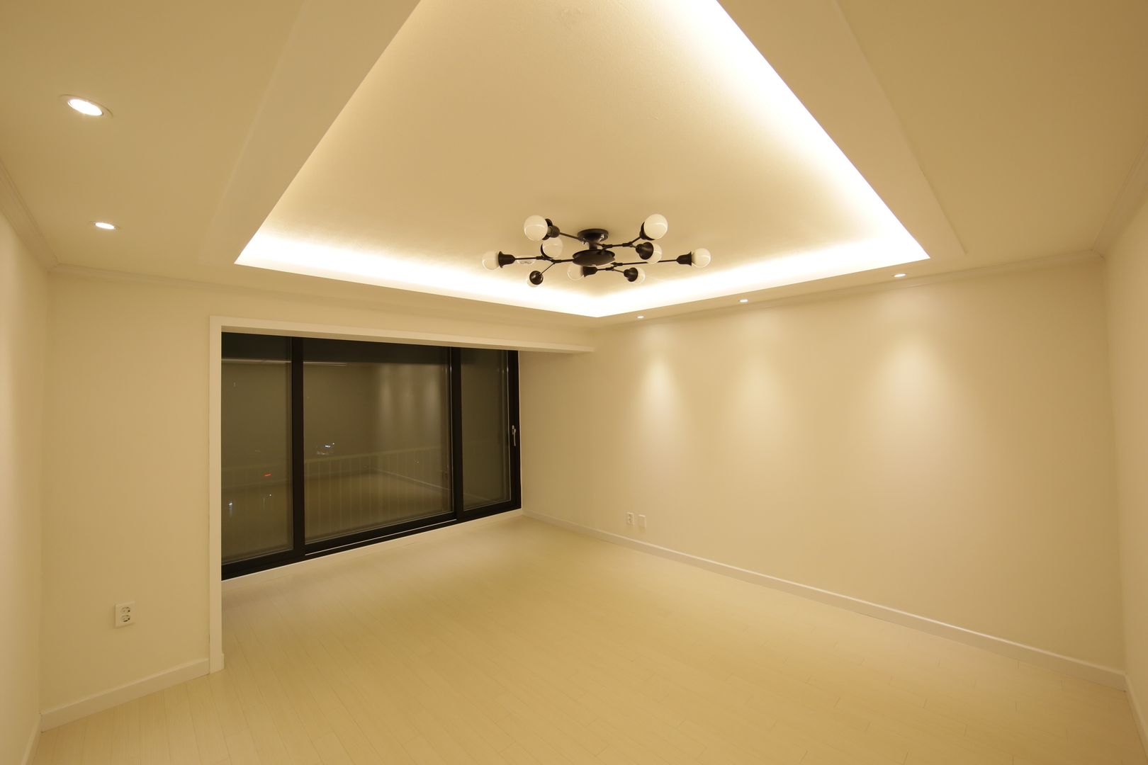 A charming single bedroom apartment with excellent lighting design | homify