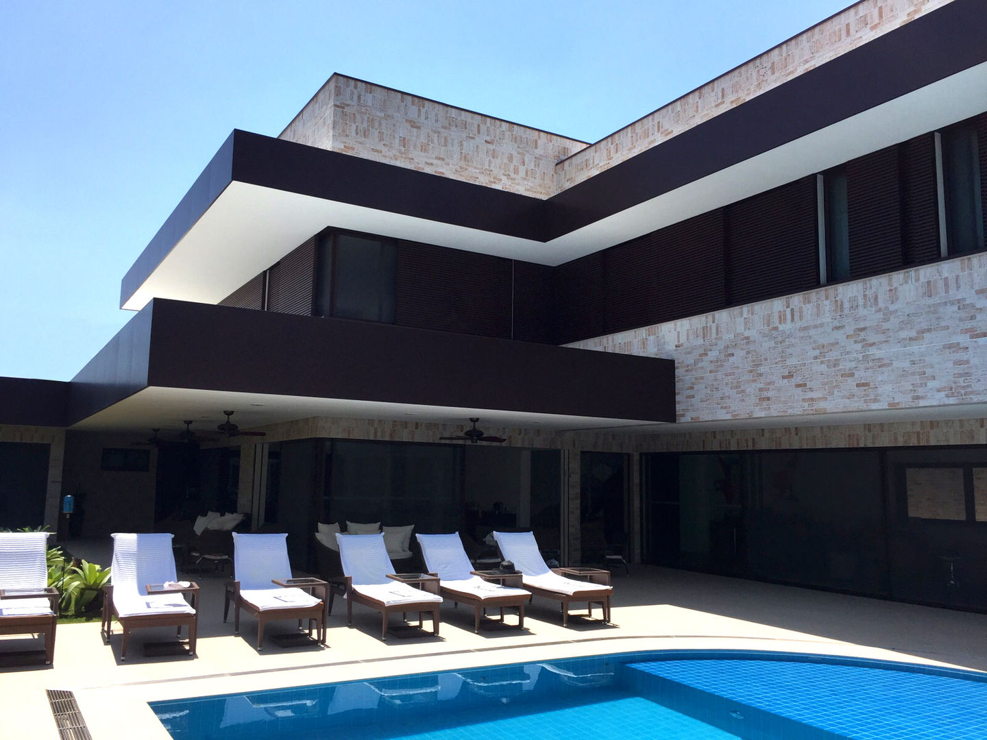 10 Móveis Indispensáveis para Casas de Verão, Na Praia ou No Campo | homify