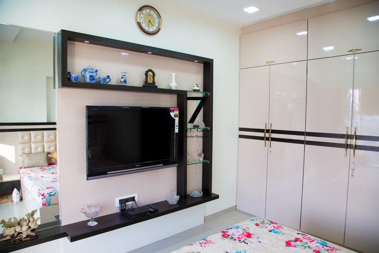 What is the right height for the television in a room? | homify