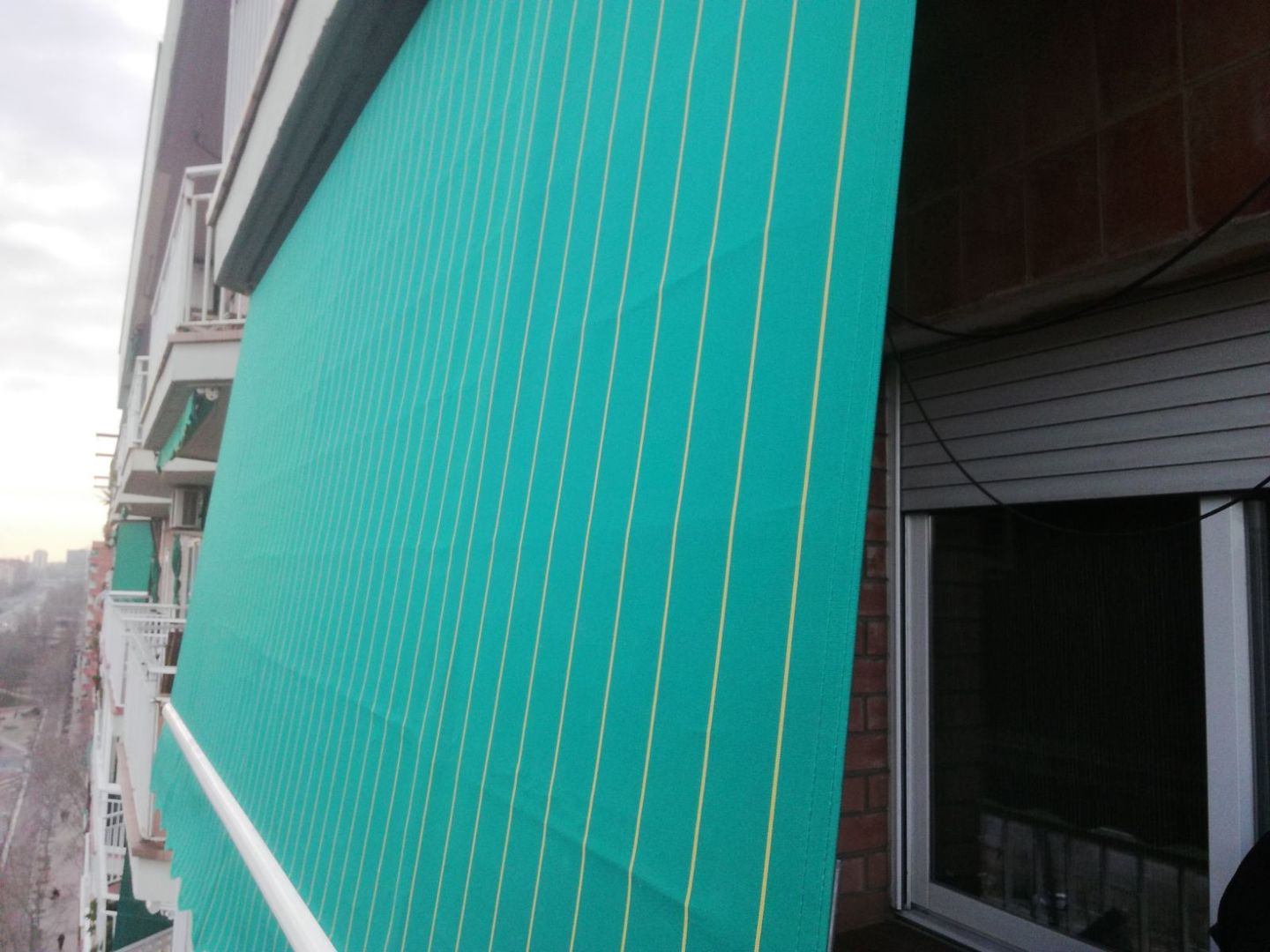 Toldos modernos para terrazas en Barcelona | homify