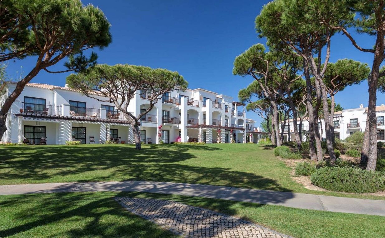 The welcoming style of Pine Cliffs condominiums | homify