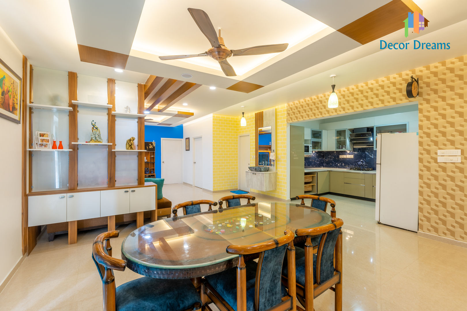 Trendy and Elegant Interior Design for a Four-bedroom Residence | homify
