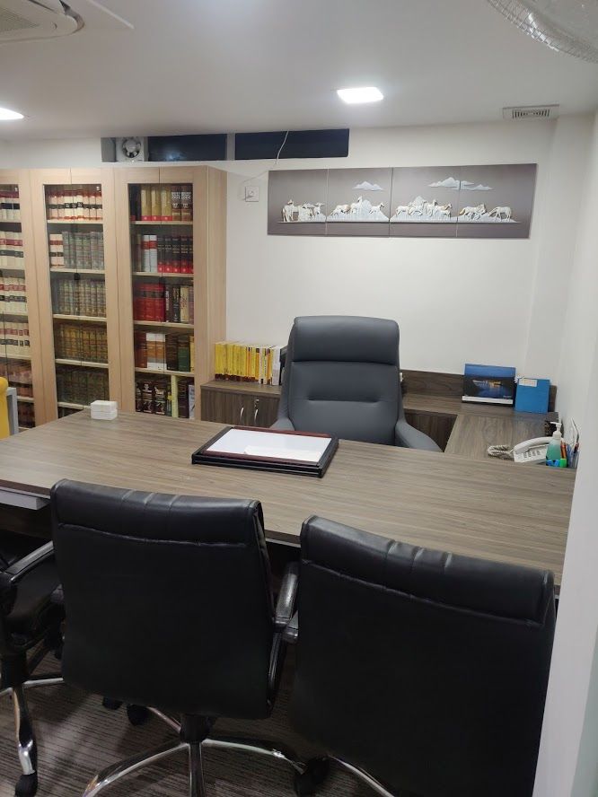 Welcoming and Contemporary Interior Design of a Lawyer's Office in ...